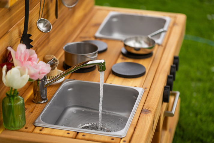 Centered Mud Kitchen with Oven and Working Sink – Wood Wood Toys