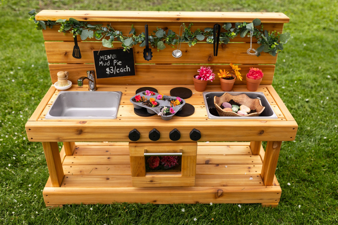 Centered Mud Kitchen with Oven and Working Sink – Wood Wood Toys