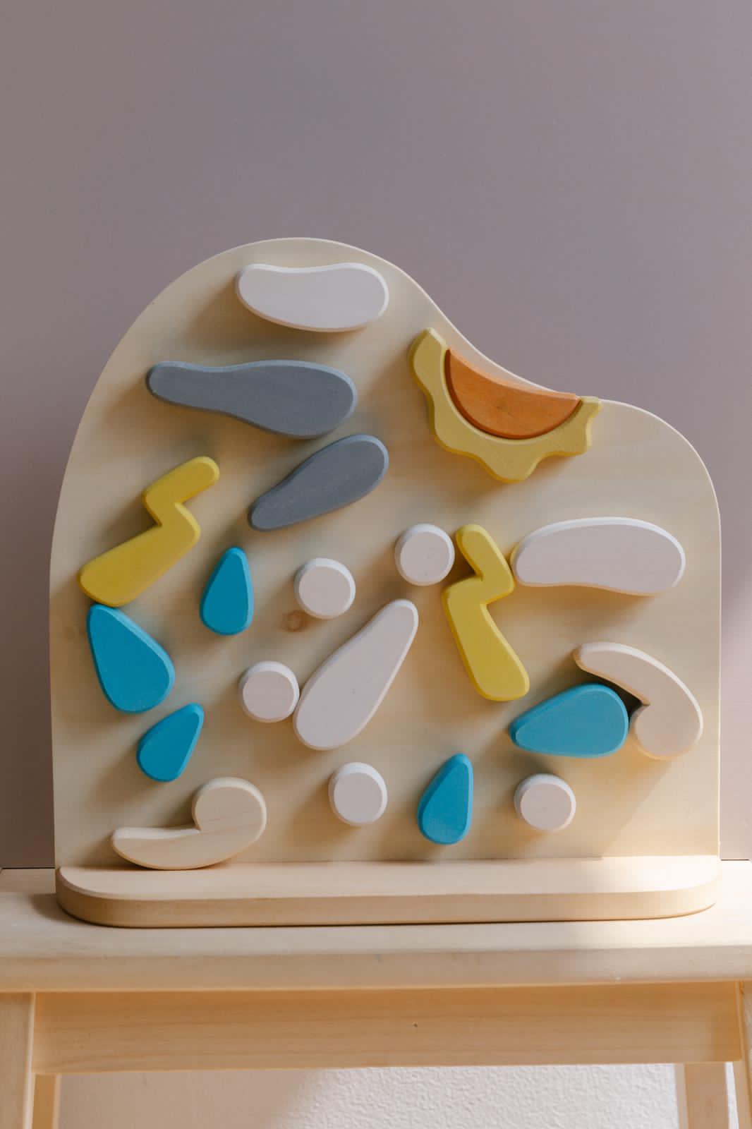 Avdar Magnetic Weather Board – Wood Wood Toys